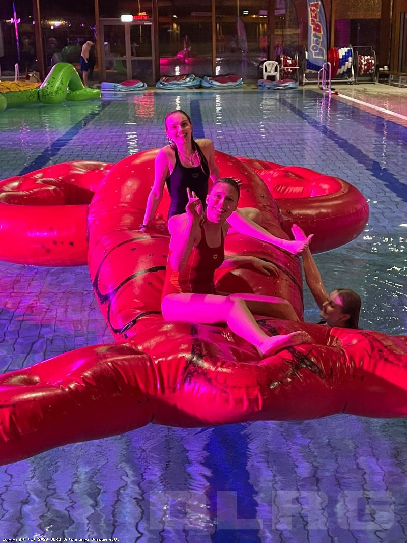 Unterstützung bei der Poolparty im Hallenbad | DLRG Ortsgruppe Bassum e.V.